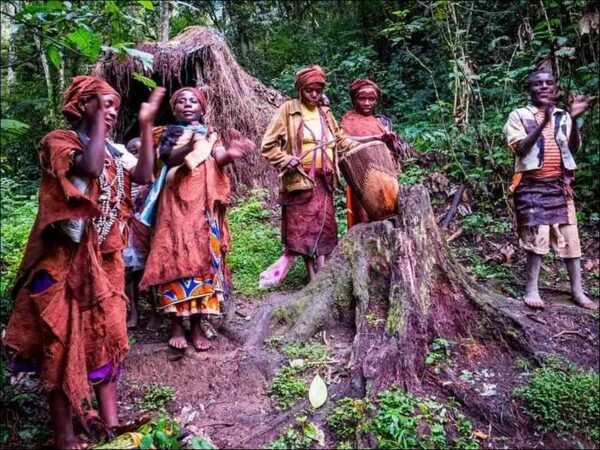 Visit the Batwa tribes in Rwanda
