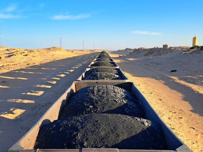 Prendre le train de minerai de fer (désert) : Nouadhibou à Zouerat